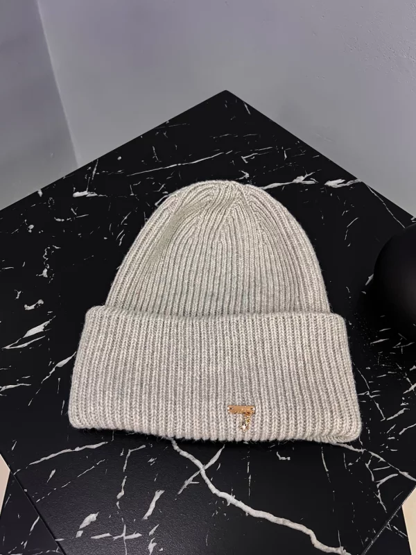 CZAPKA LOU GRAY | Ubrania, obuwie oraz dodatki dla kobiet