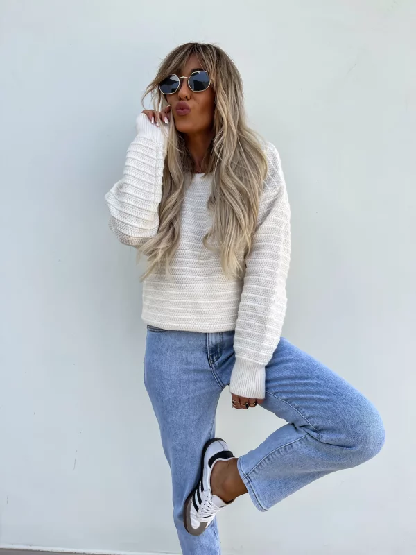 SWETER Z KOKARDĄ MRS. SPRING CREAM | Ubrania, obuwie oraz dodatki dla ...